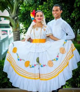 Tesoros de Tradición: Los Trajes Típicos de Quintana Roo - De Luna Noticias
